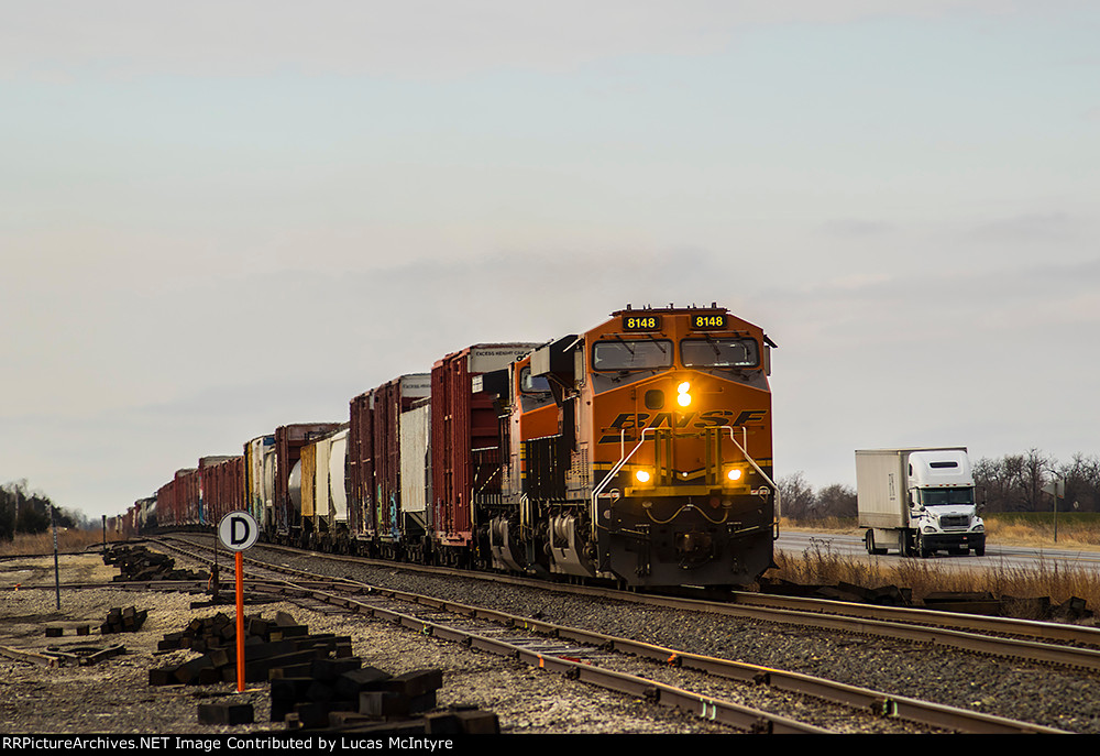 BNSF 8148 eastbound BNSF manifest train